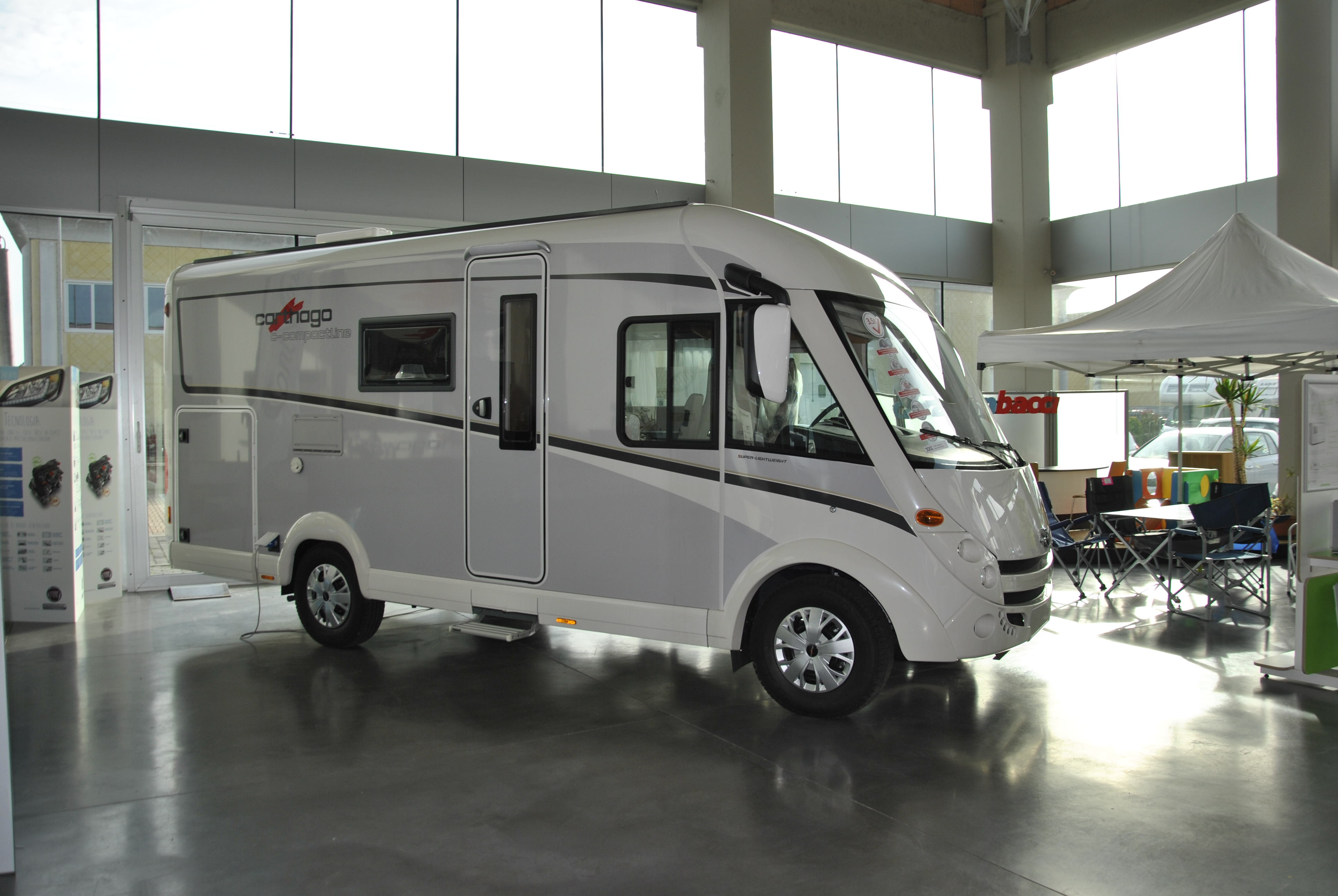 Carthago Compact 138 motorhome largo solo 2,12m e lungo 6,4m