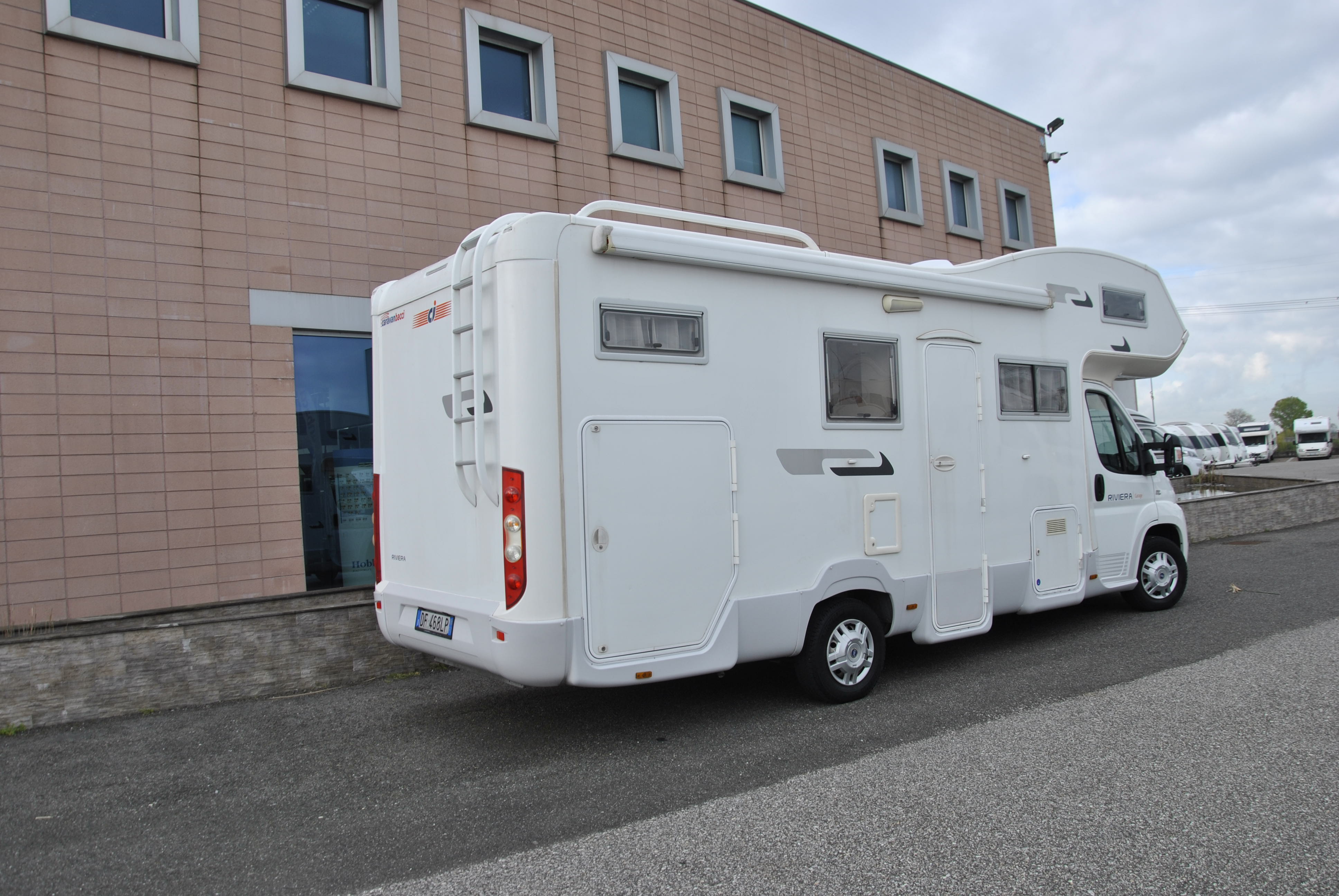 Camper Mansardato Ci Riviera Garage - Caravanbacci Ci Riviera Garage ...