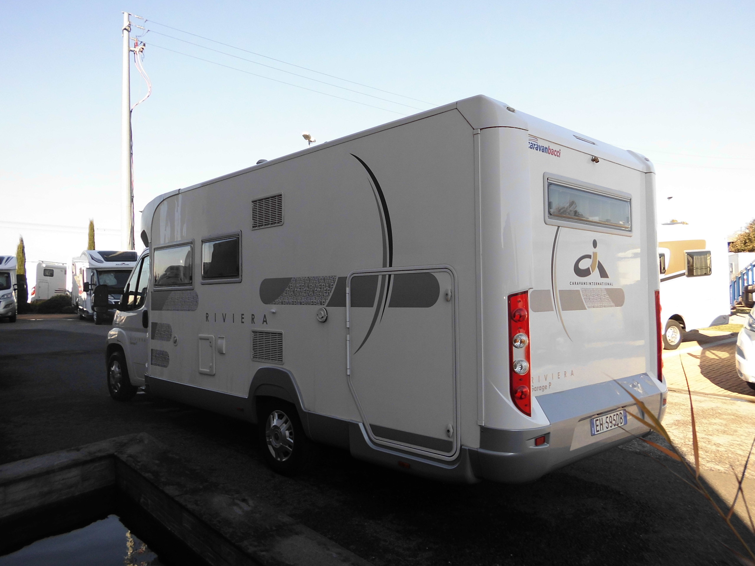 Camper Semintegrale None Ci Riviera Garage P - Caravanbacci