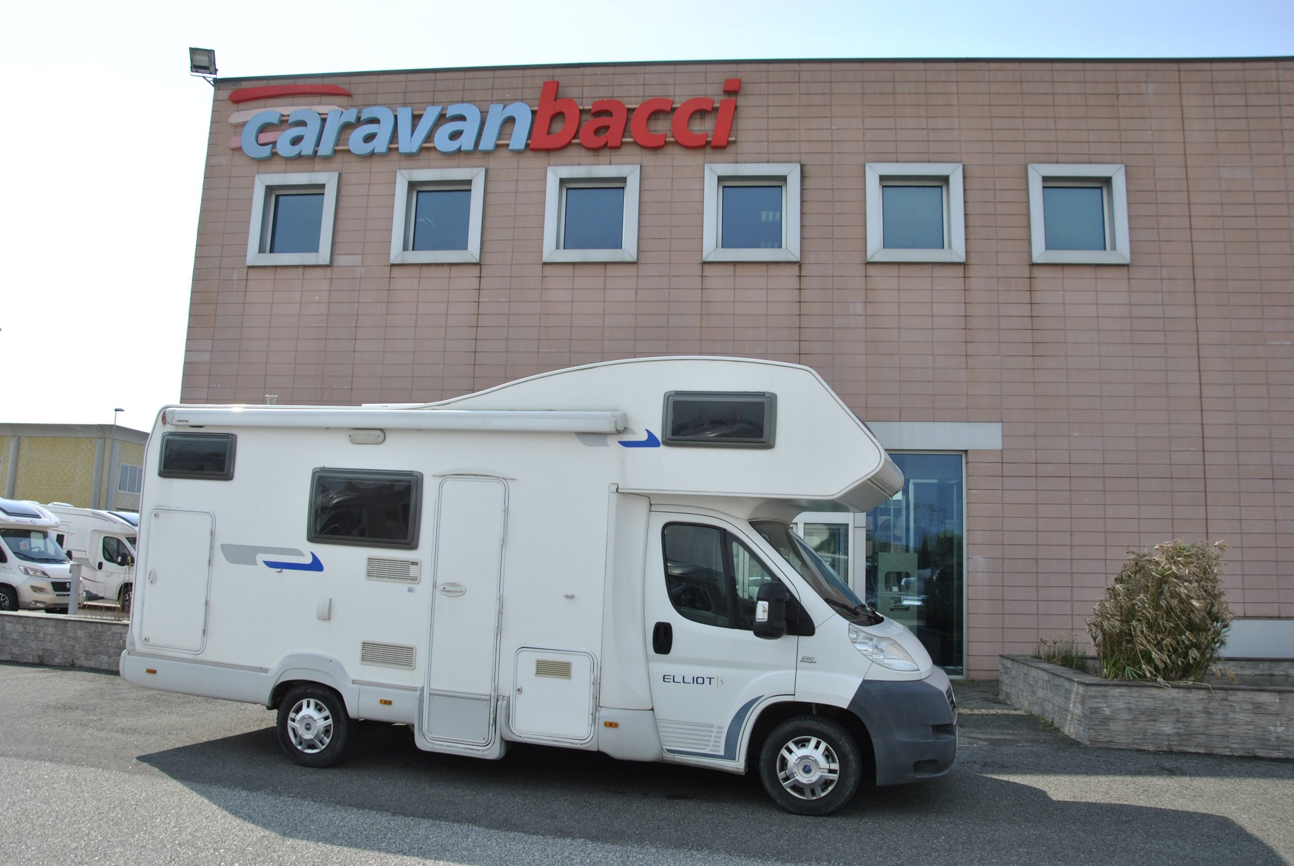 Camper Mansardato CI Elliot 5 - Caravanbacci