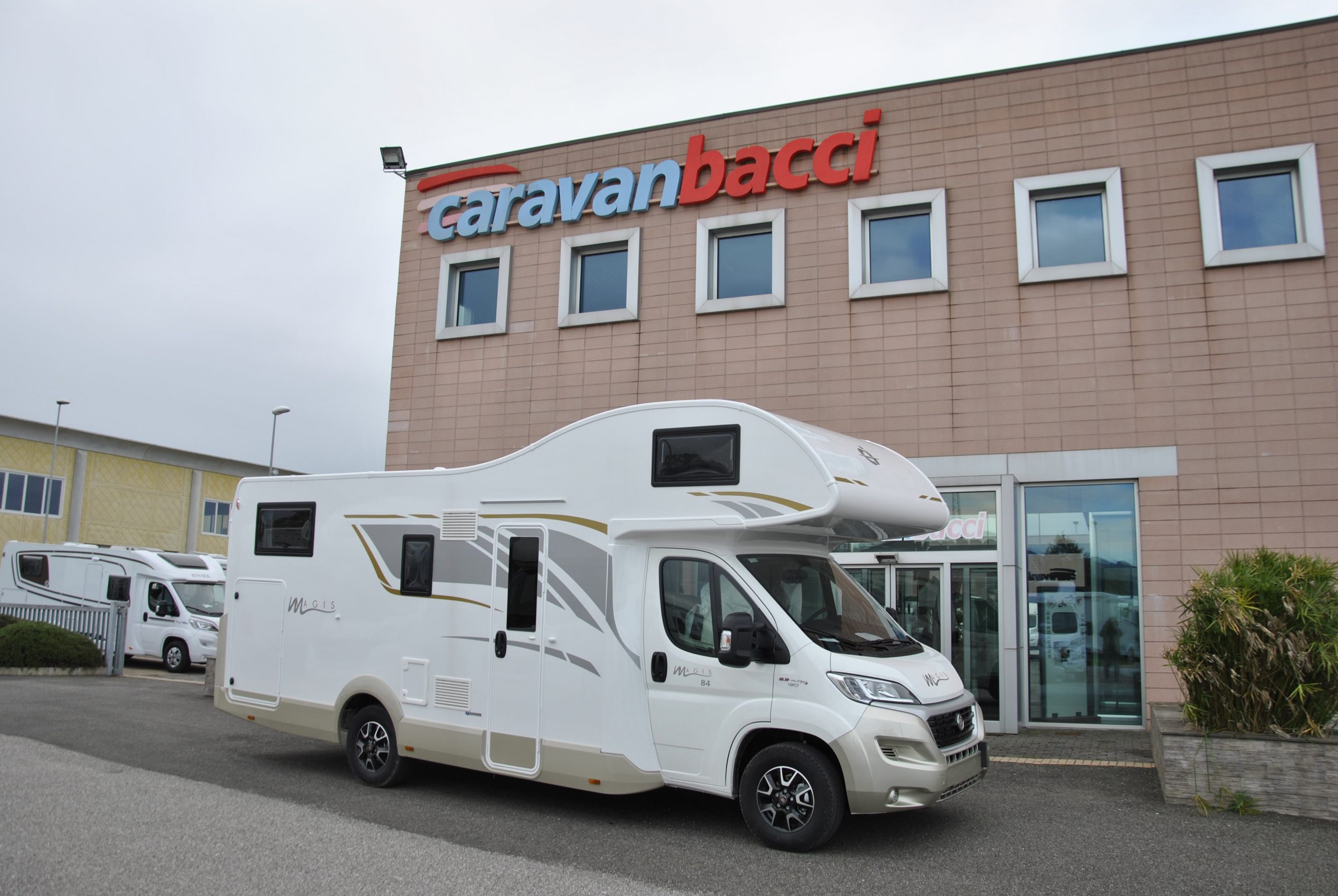 Camper CI Magis 84 - Caravanbacci