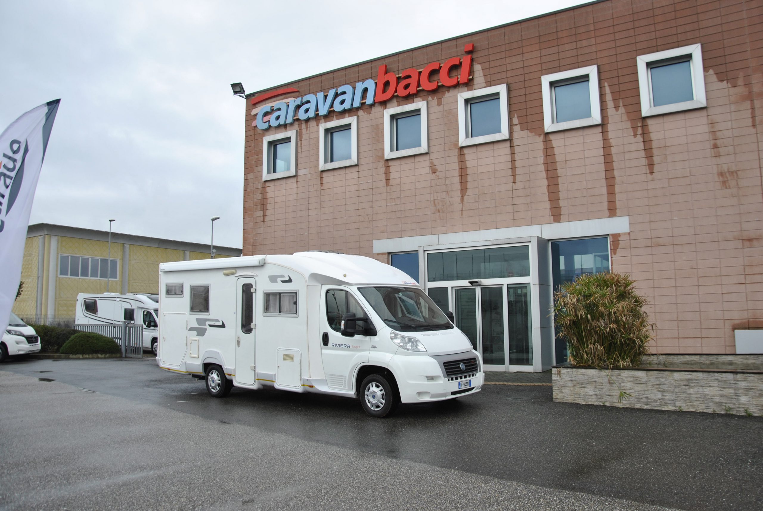 Camper Semintegrale CI Riviera Garage P - Caravanbacci