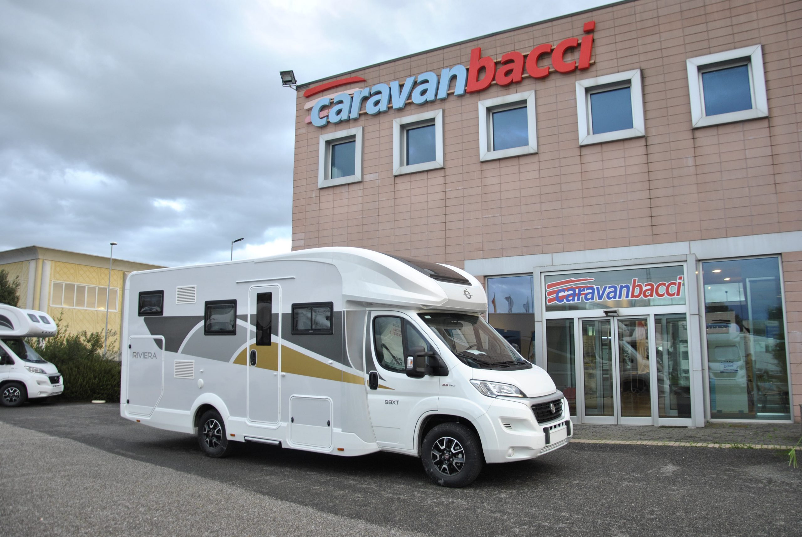 Camper Semintegrale CI Riviera 98 XT - Caravanbacci