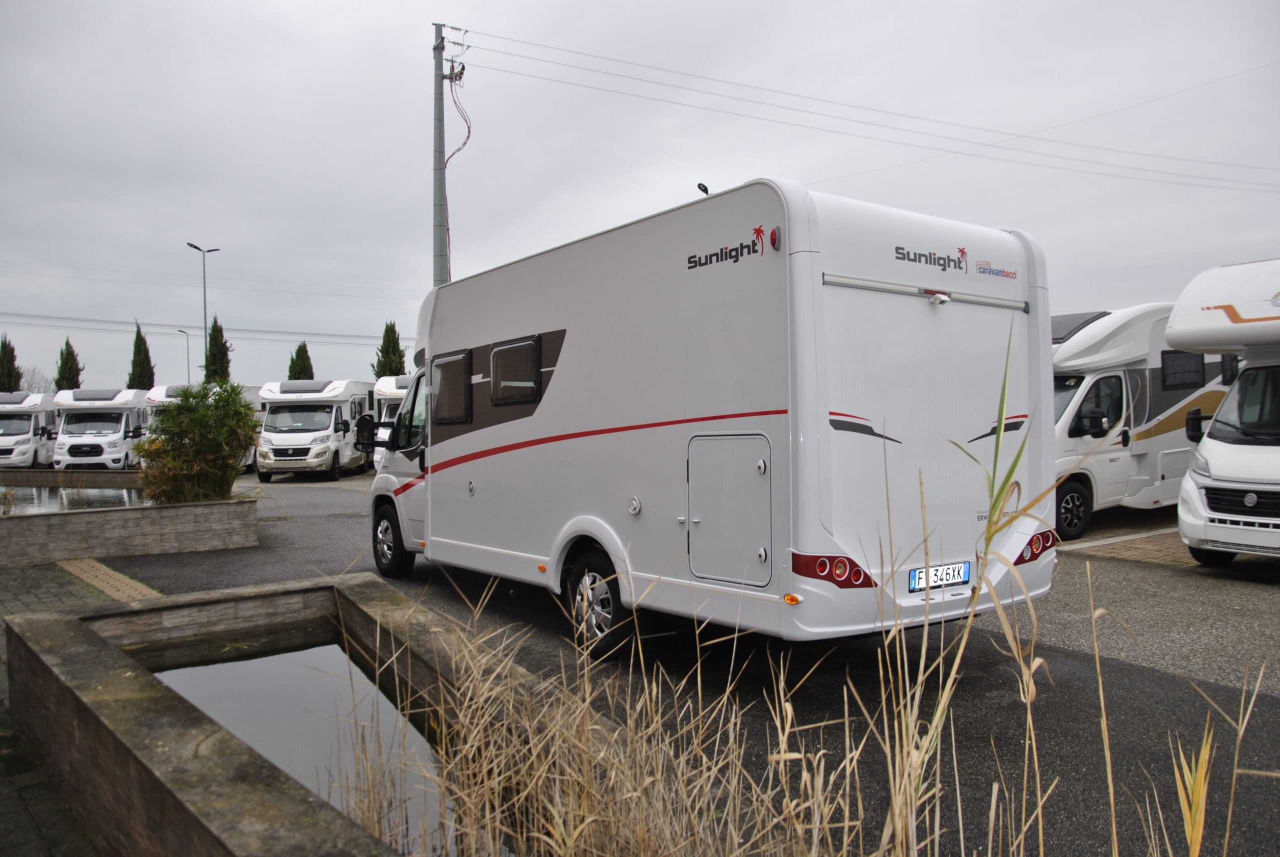 Camper Parzialmente integrato None Sunlight T 65 - Caravanbacci