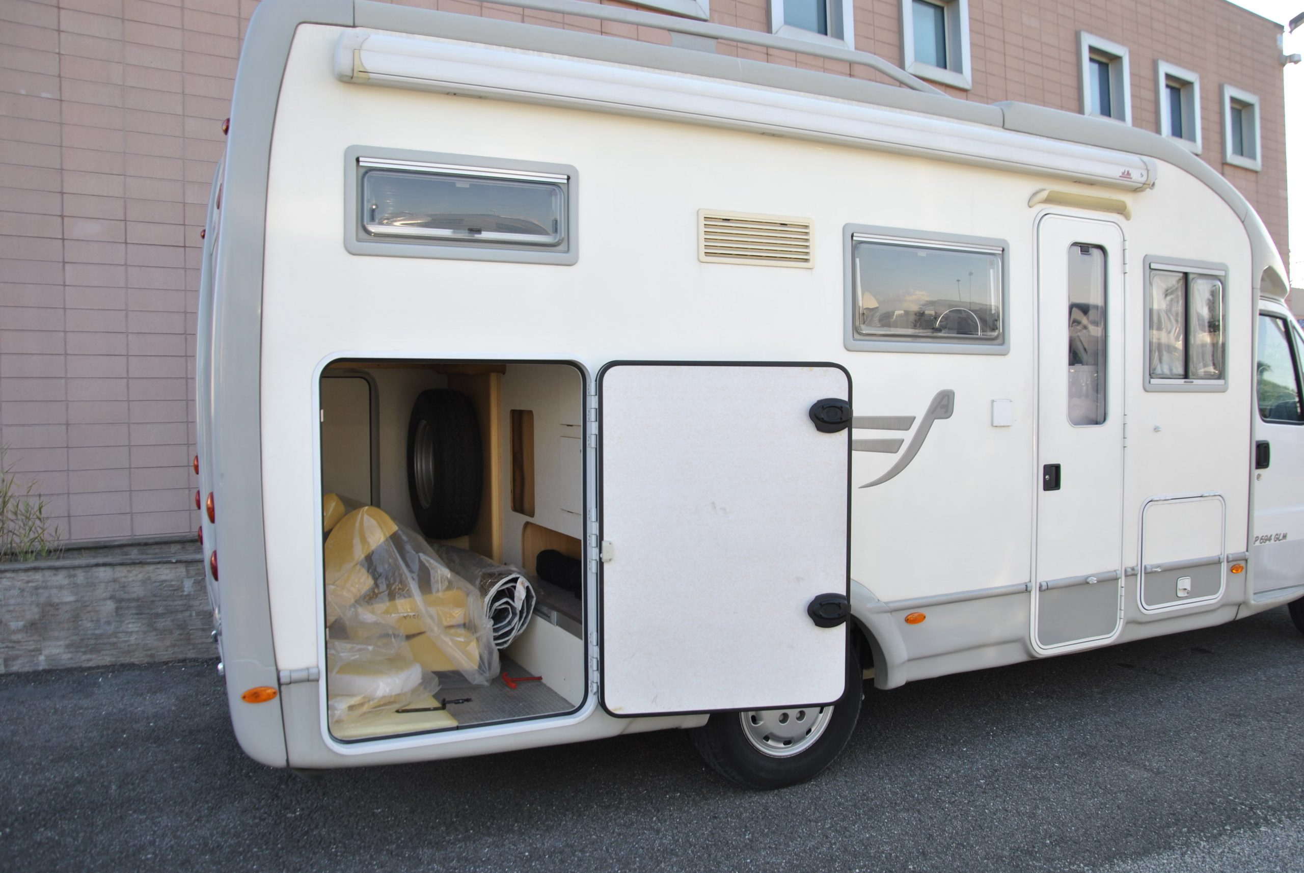 Camper Semintegrale None Arca P 694Glm - Caravanbacci