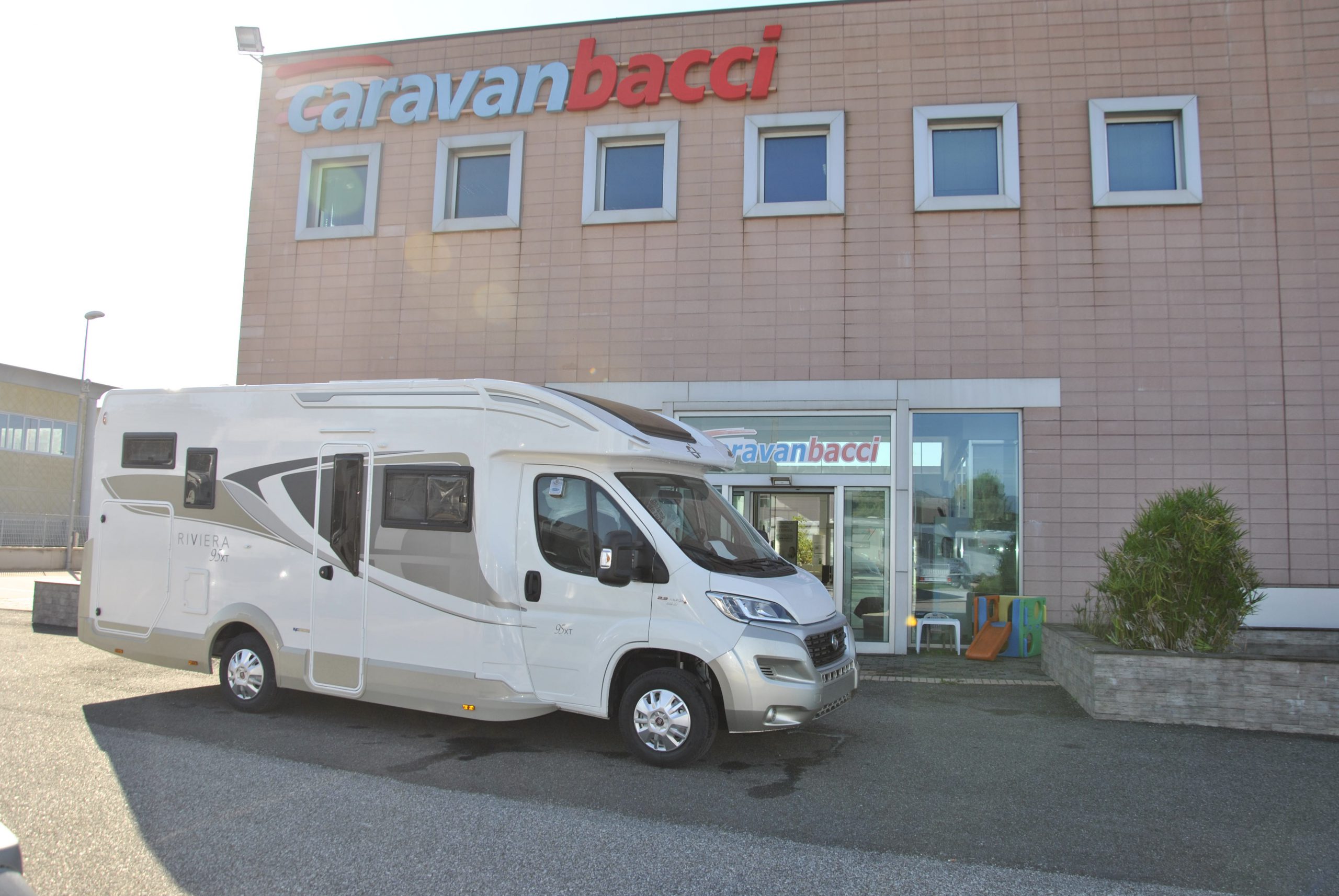 Camper Semintegrale None Ci Riviera 95 xt - Caravanbacci