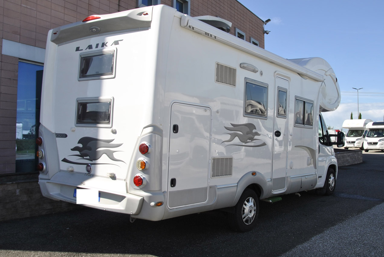Camper Mansardato Usato LAIKA X700 USATO - Caravanbacci