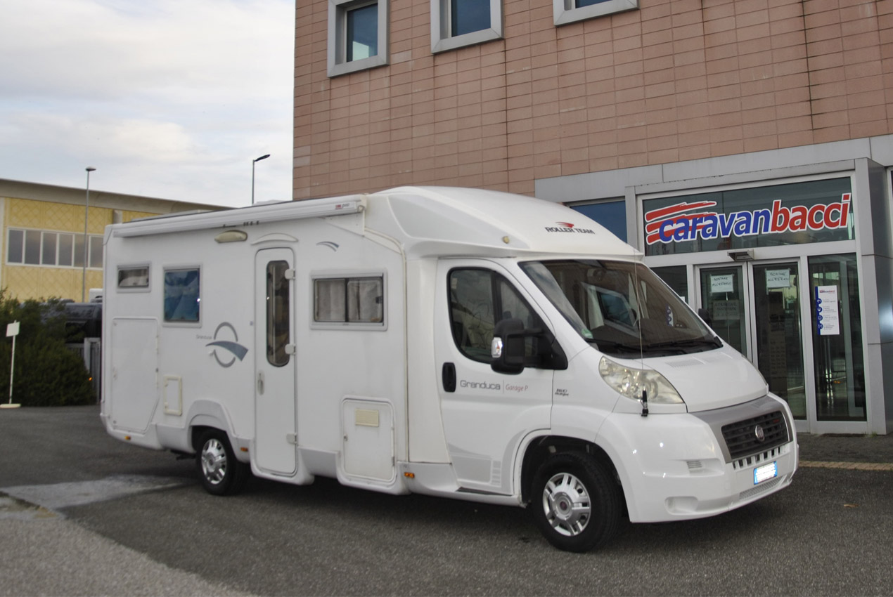 Camper Semintegrale Usato ROLLER TEAM GRANDUCA GARAGE P Usato ...