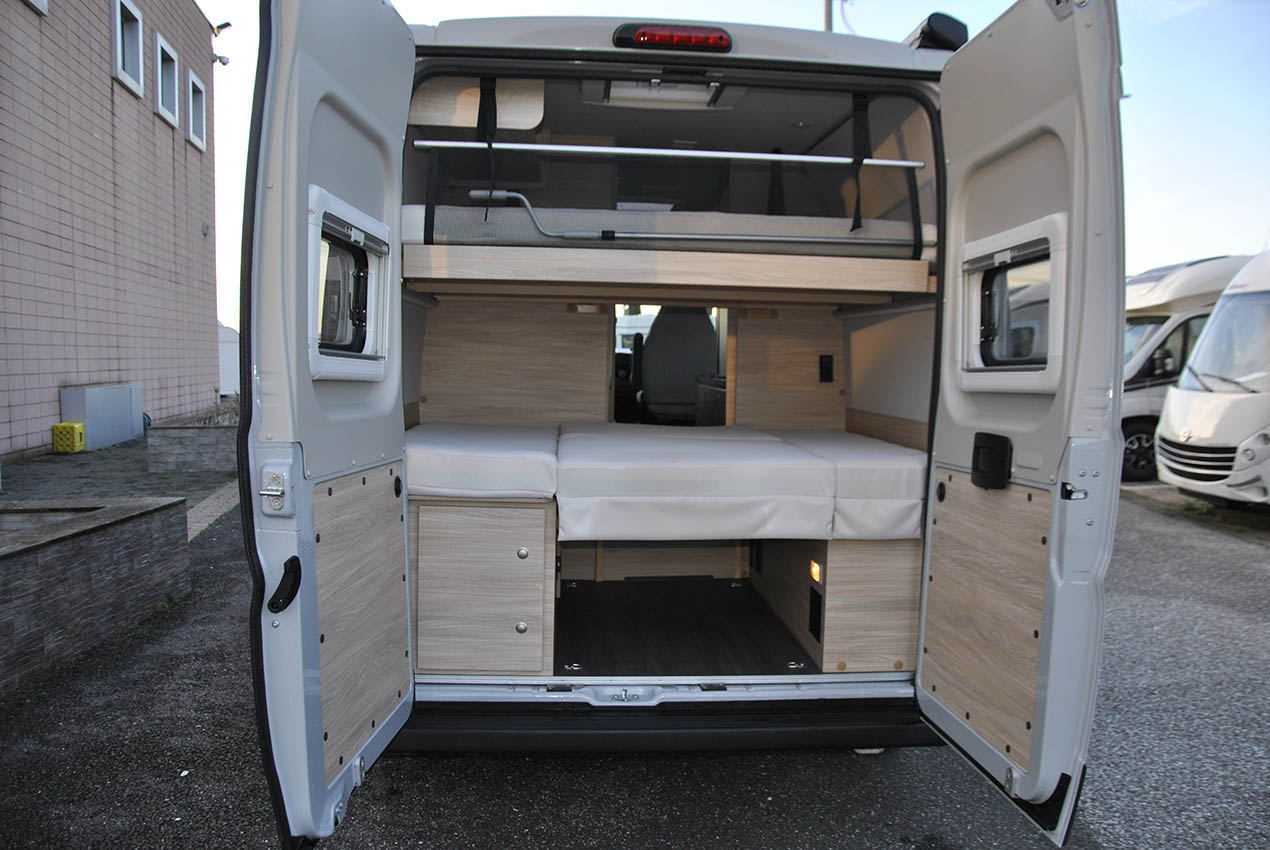 Camper Furgonato/Van Noleggio Knaus Box Star 600 Family - Caravanbacci