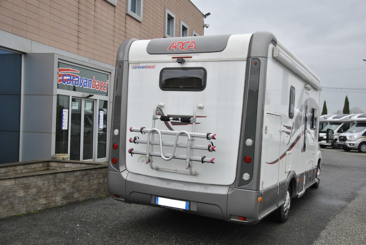 Camper Semintegrale Usato Arca P 699 GLM - Caravanbacci