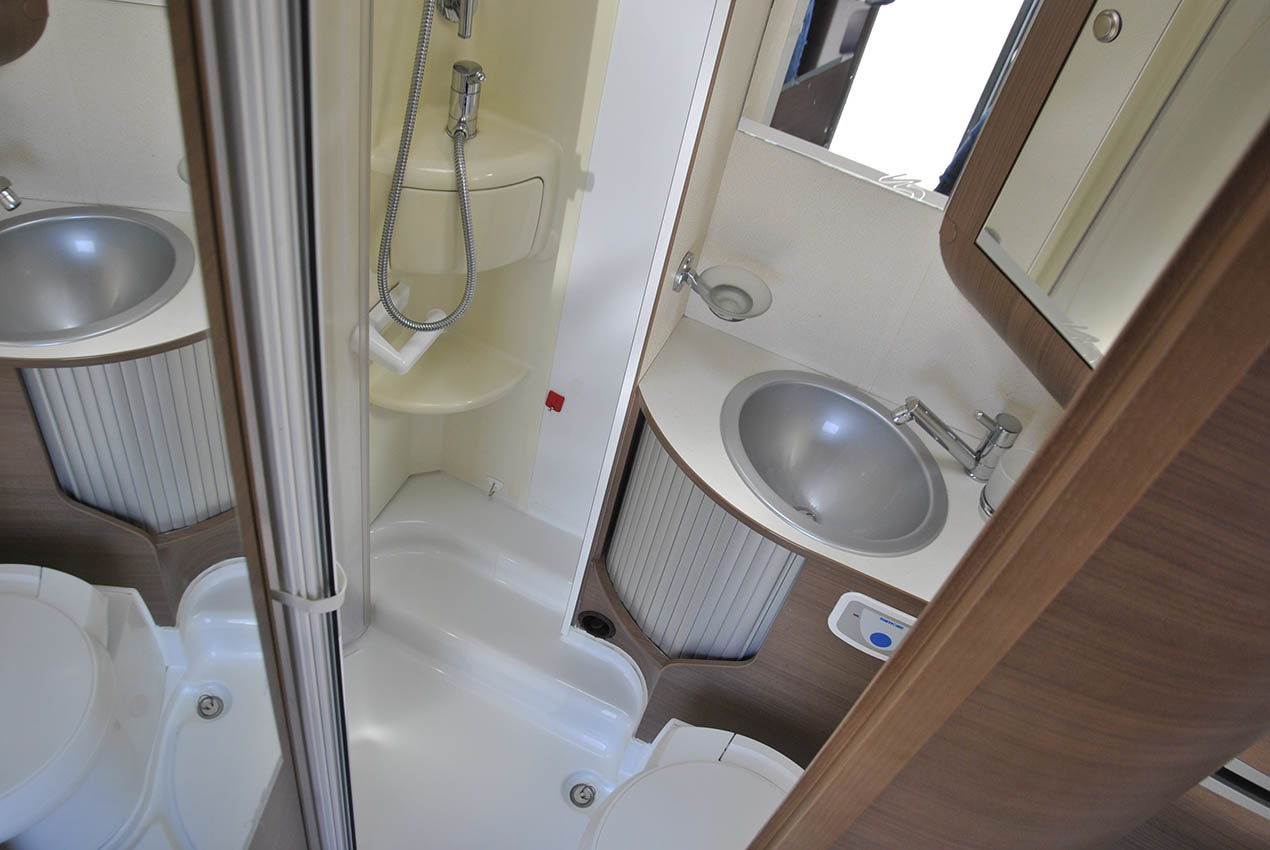 Camper Motorhome Adria Vision I 647 - Caravanbacci