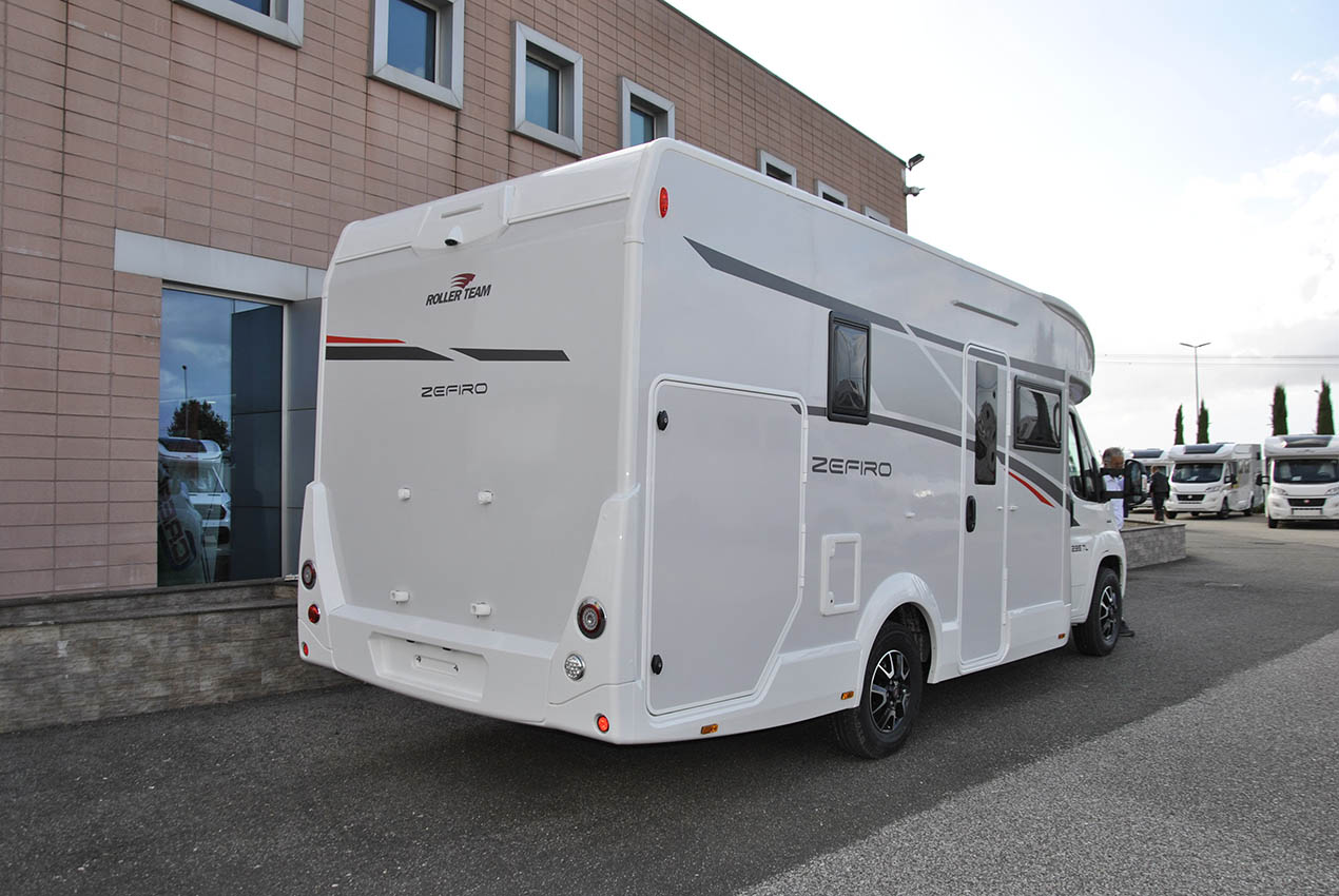 Camper Semintegrale Noleggio Roller Team Zefiro 295 TL - Caravanbacci