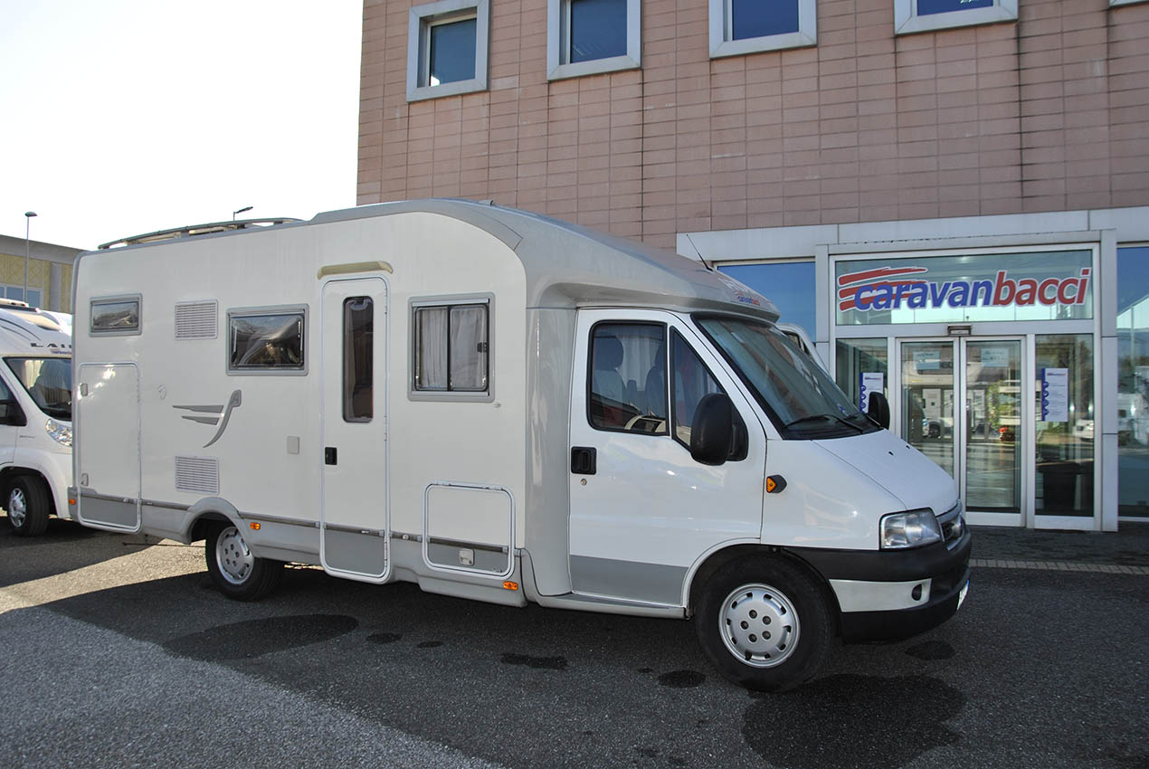 Camper Semintegrale Usato Arca P 700 GLM - Caravanbacci