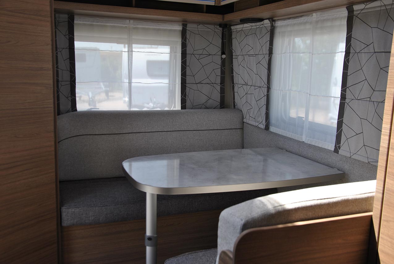 Camper Caravan/Roulotte Nuovo Knaus Sport 400 QD - Caravanbacci