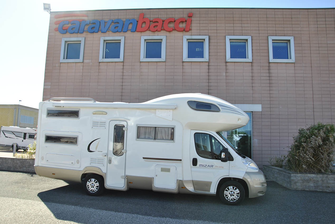 Camper Mansardato Usato Caravans International Mizar GTL - Caravanbacci