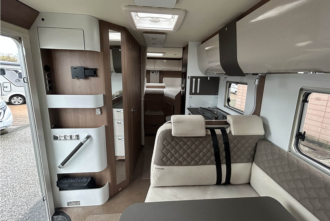 Camper Motorhome Usato Burstner Ixeo I 690G - Caravanbacci