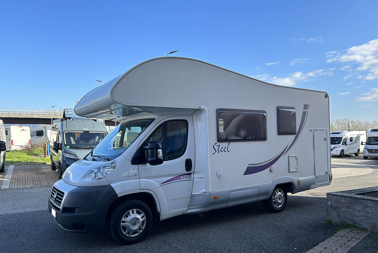 Camper Mansardato Usato Mc Louis Steel 435G - Caravanbacci