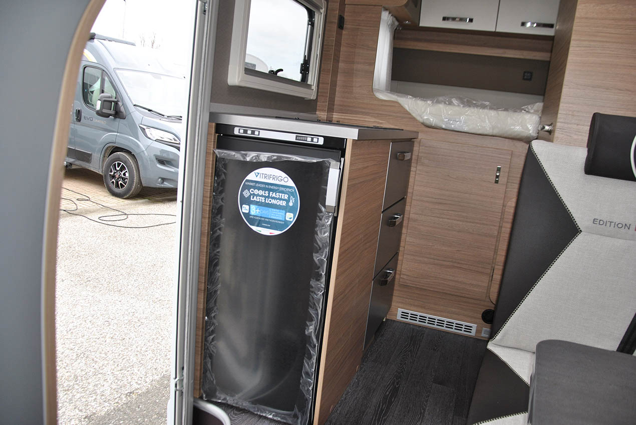 Camper Semintegrale Nuovo Weinsberg X-Cursion van 500 MQ edition ...