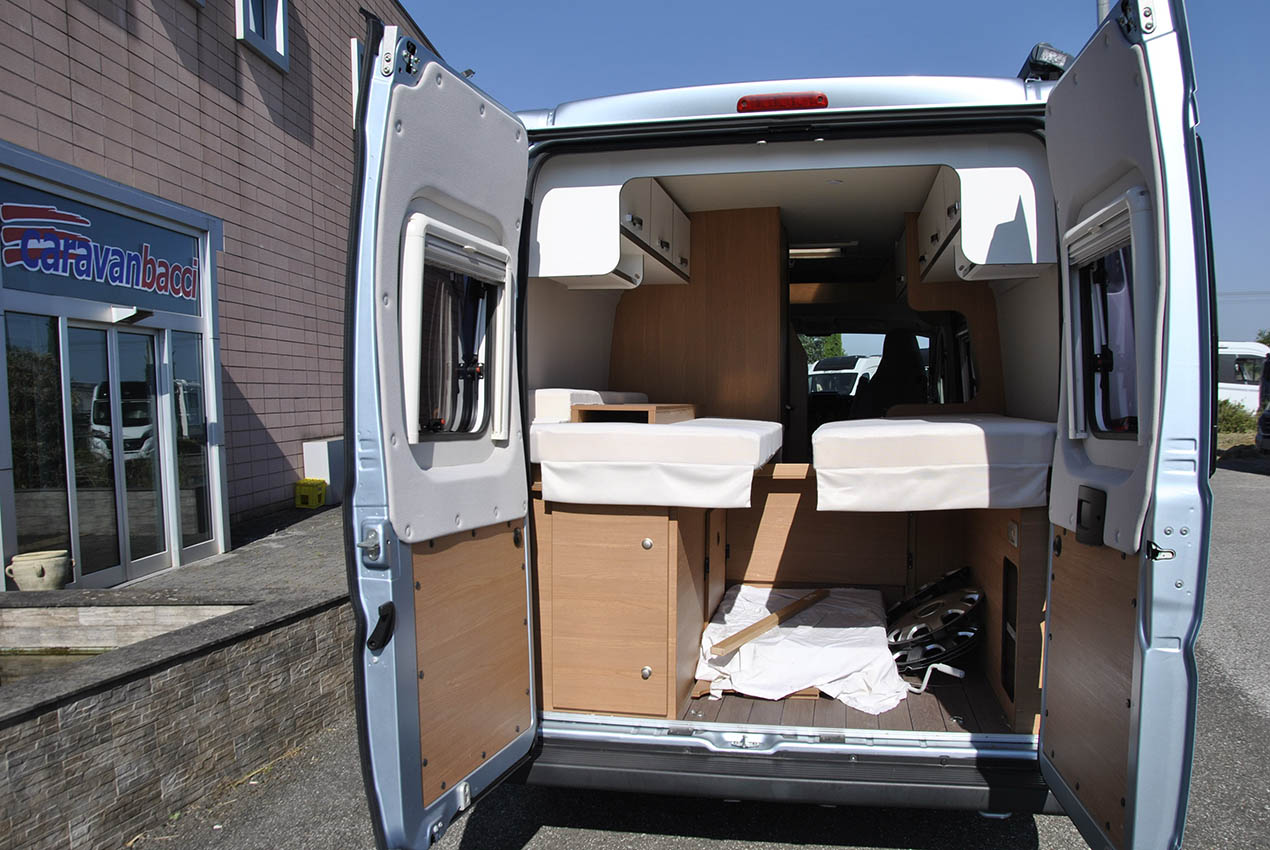 Camper Furgonato/Van Usato Weinsberg Carabus 600 ME - Caravanbacci