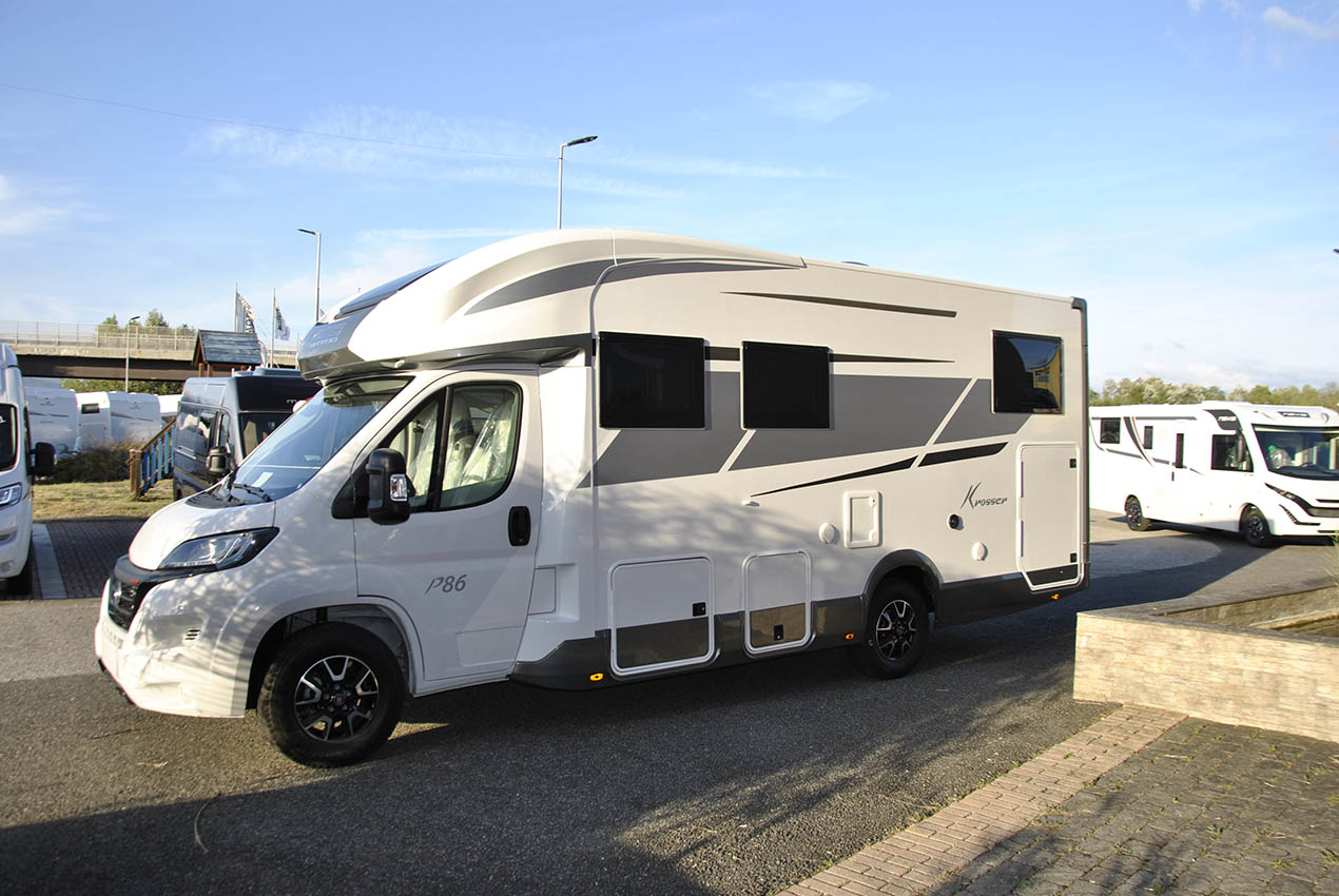 Camper Semintegrale Nuovo Mobilvetta Krosser P86 - Caravanbacci ...