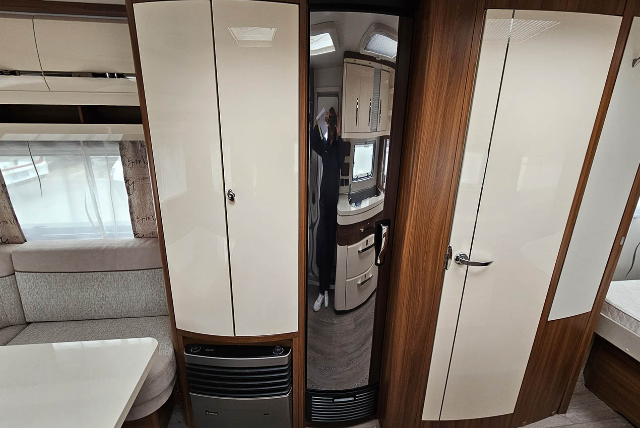 Camper Caravan/Roulotte Usato Hobby 540 UFF Excellent - Caravanbacci