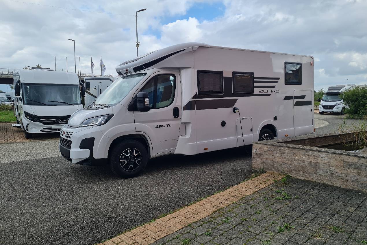 Camper Semintegrale Nuovo Roller Team Zefiro 285 TL - Caravanbacci