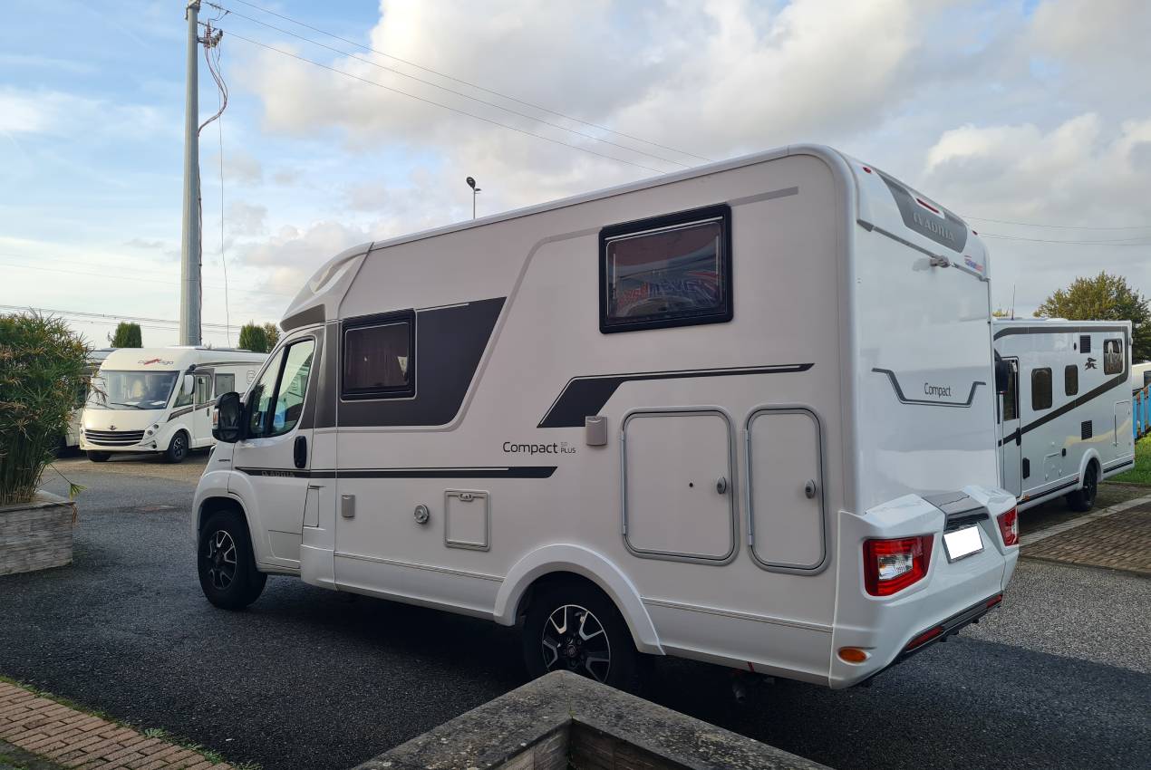 Camper Semintegrale Usato Adria Compact SP Plus - Caravanbacci