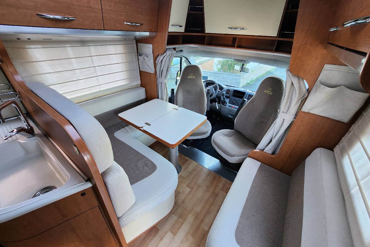 Camper Semintegrale Usato Arca P 680 LSX - Caravanbacci