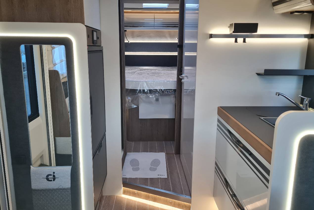 Camper Semintegrale Nuovo C.I. Magis 67 XT - Caravanbacci