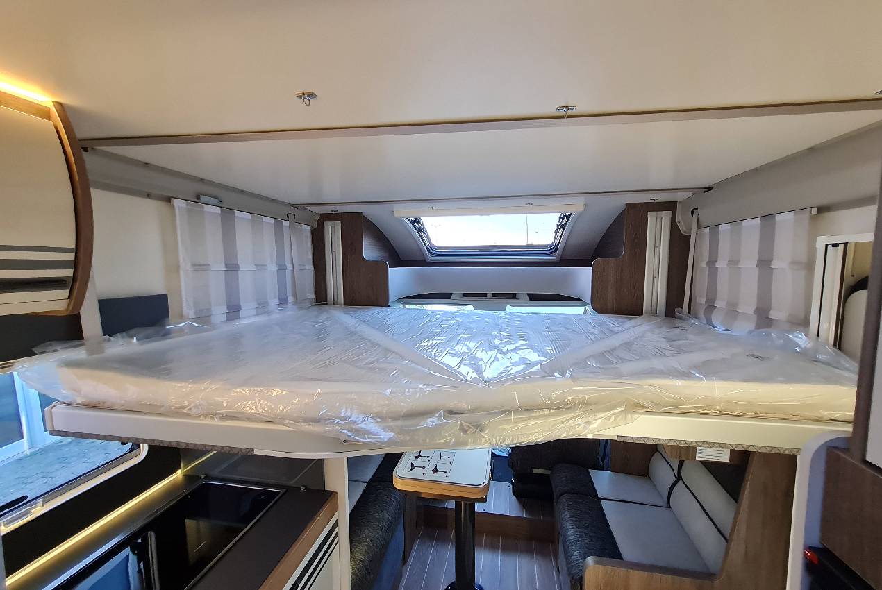 Camper Semintegrale Nuovo C.I. Magis 67 XT - Caravanbacci