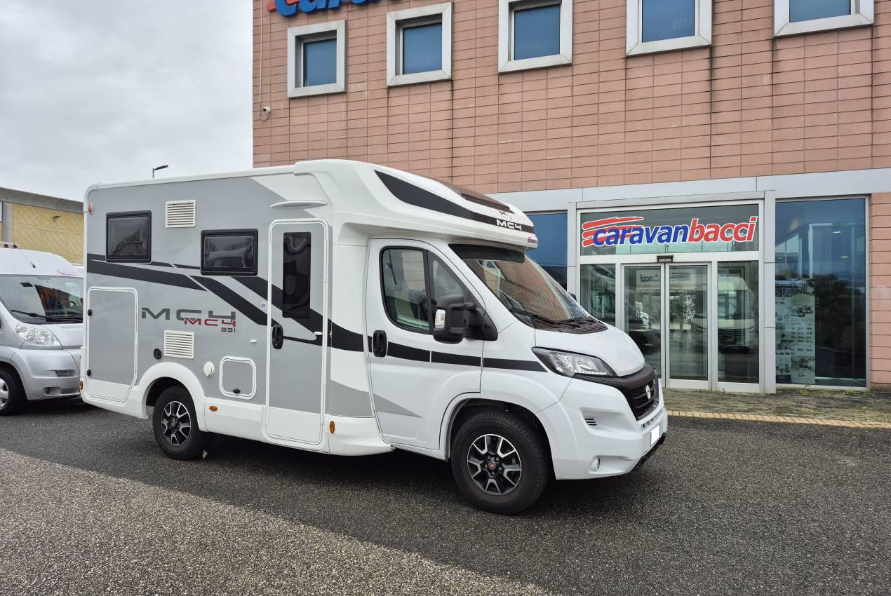 Camper Semintegrale Usato Mc Louis MC 4 331 - Caravanbacci